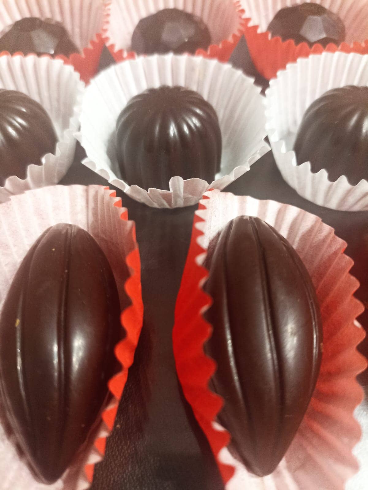 Bombones rellenos con ganache de maracuyá o baileys | Croper